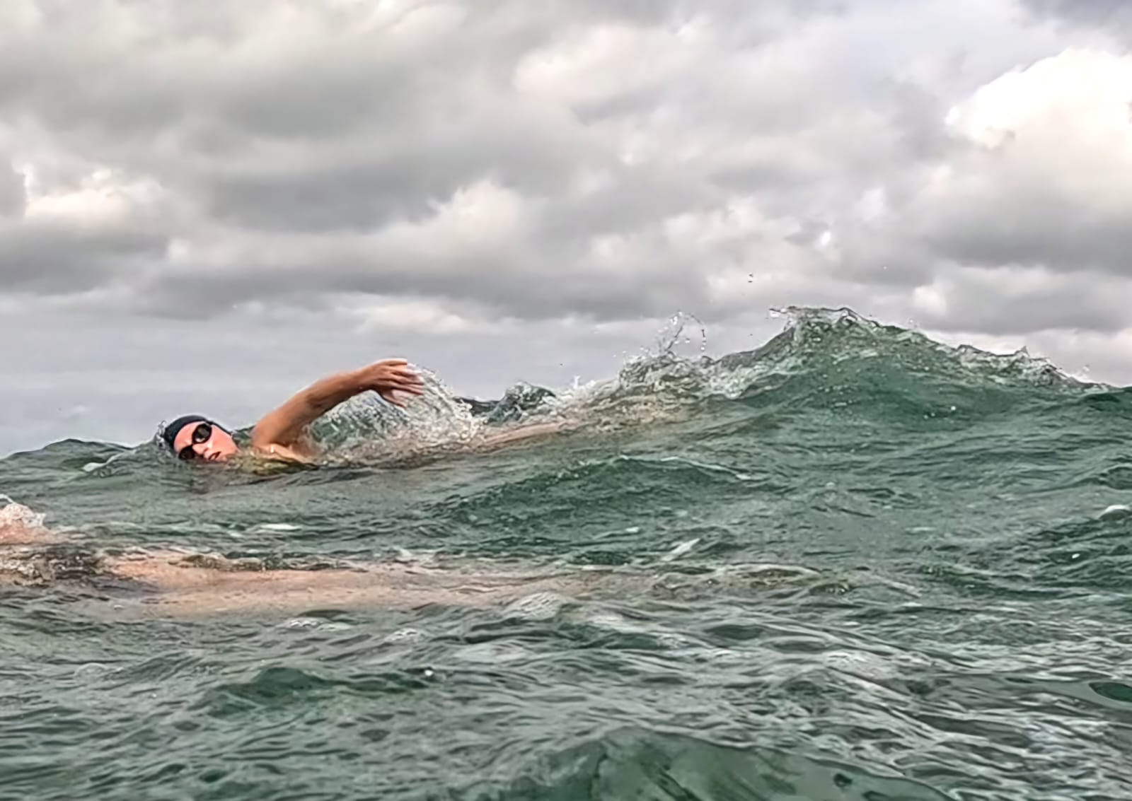Swimmer sets amazing world record | George Herald