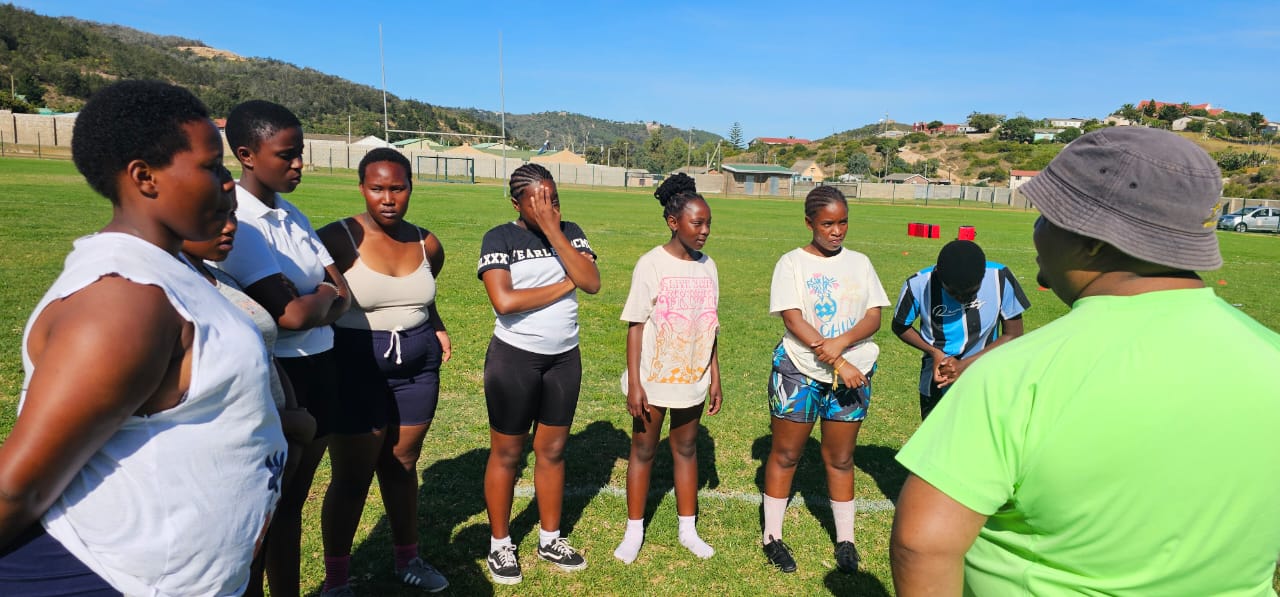 Girls taught basics of rugby | Mossel Bay Advertiser