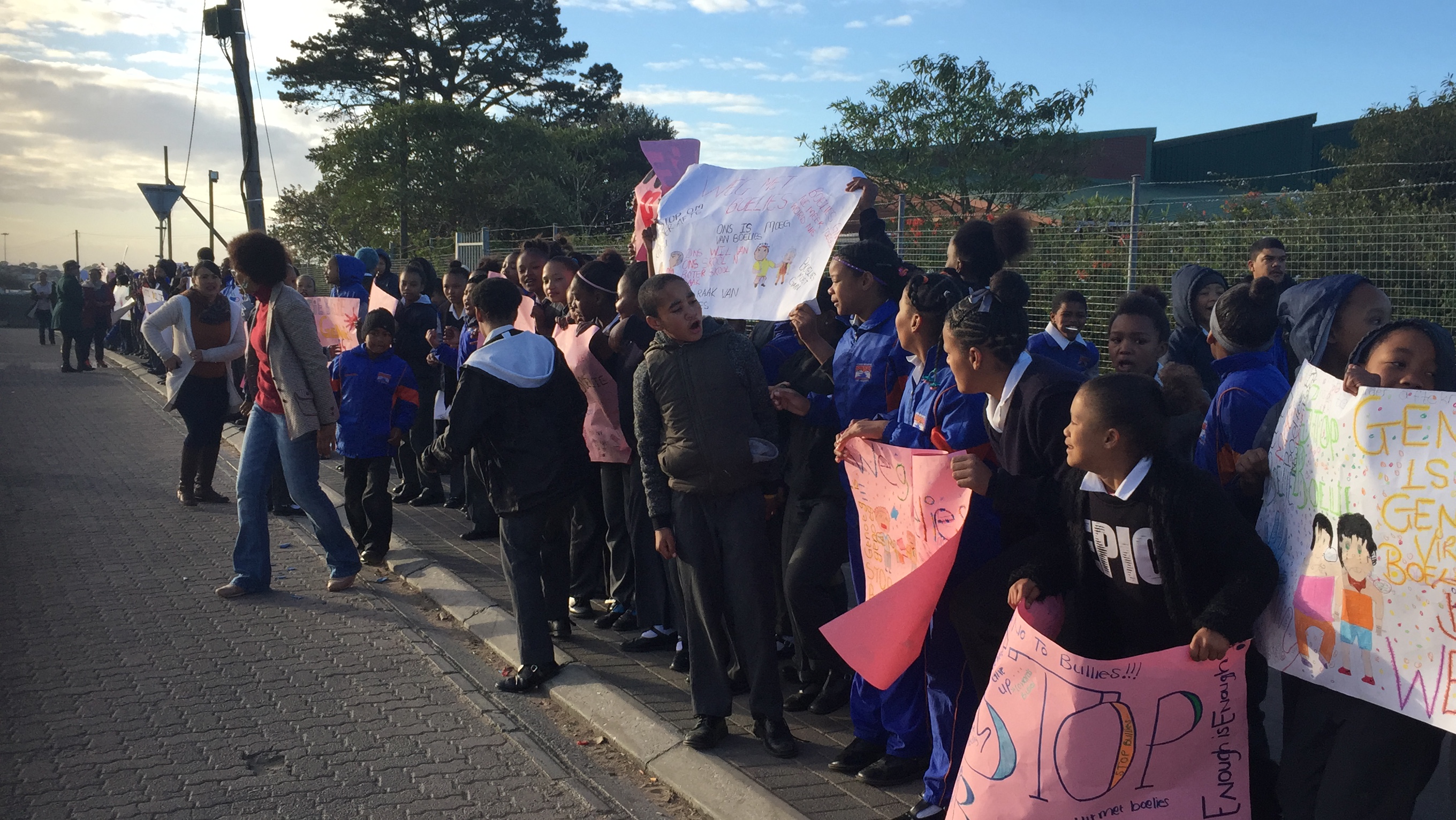 Uit met boelies | George Herald