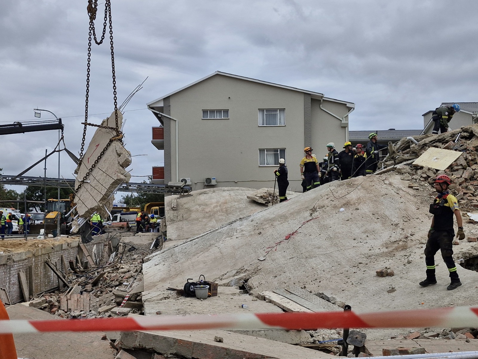 Update: Building collapse | 1 body retrieved | Mossel Bay Advertiser