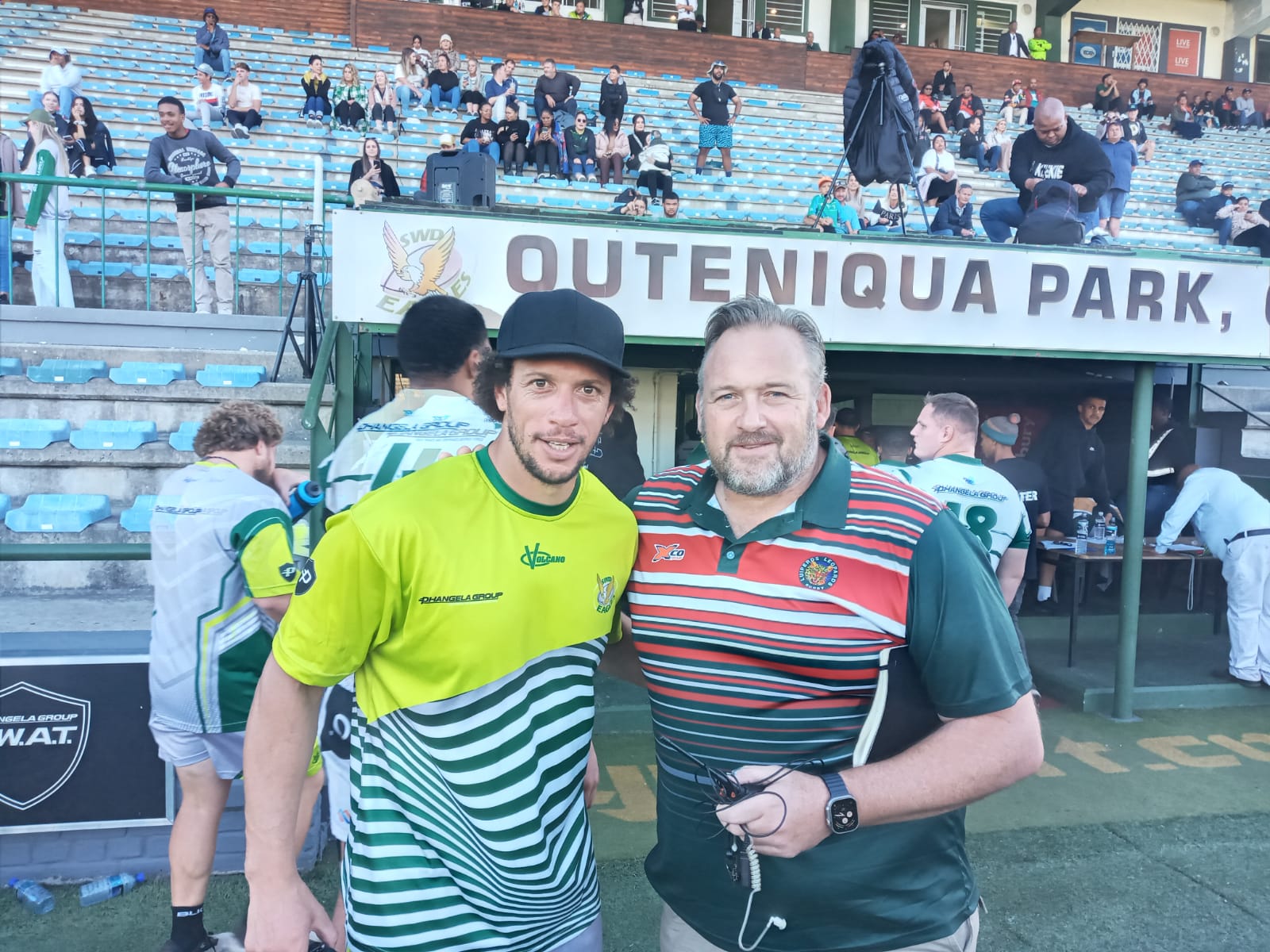 Arende val vas teen Luiperds | George Herald