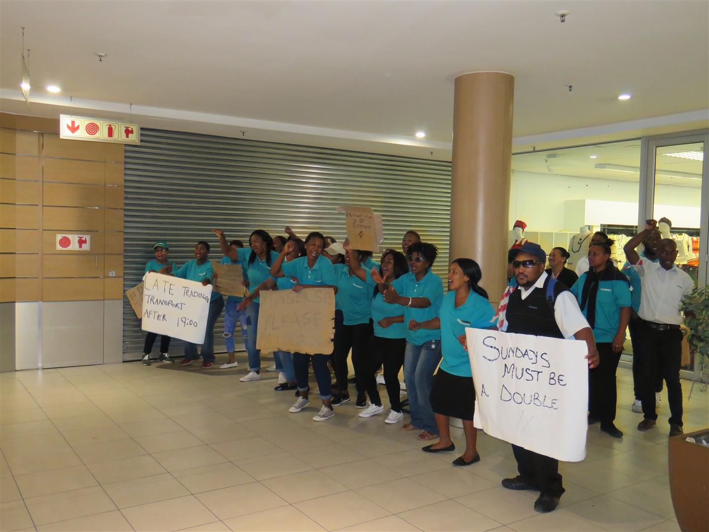 Checkers workers join national strike | Knysna-Plett Herald