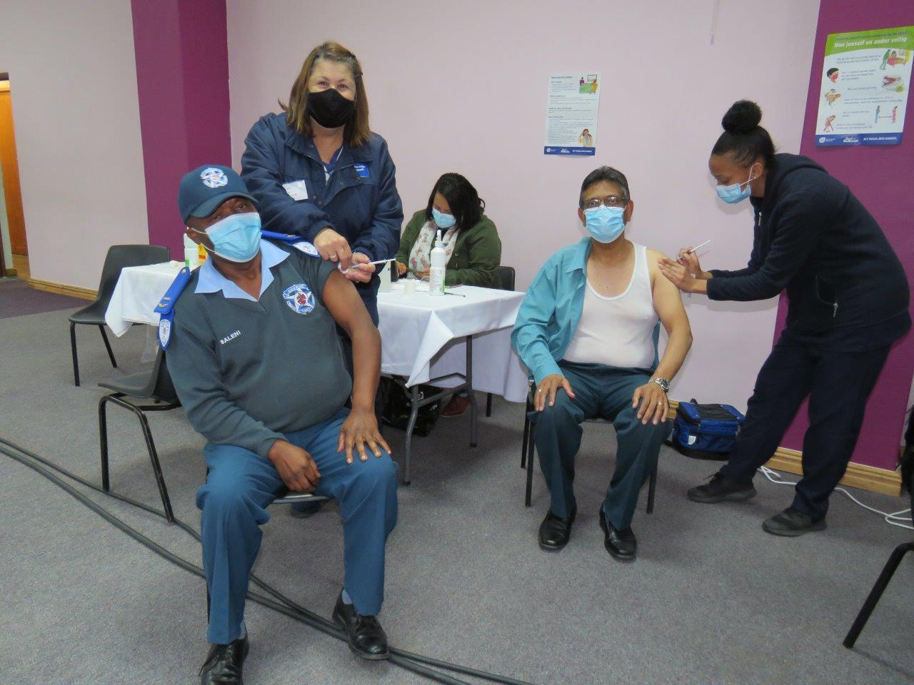 Traffic officers and administration staff get vaccinated | George Herald
